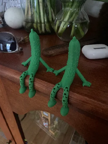 Articulated Pickle Buddy by fifindr | Download free STL model ...