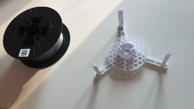 Make of Horizontal spool holder (feeder) by eliasjonsson | Download ...