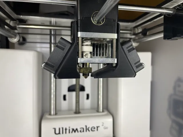 [WIP] Ultimaker 2 (UM2) part fan shroud - no supports needed by BigNoel ...