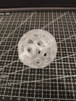 Thick Voronoi Squeeze Ball (TPU test print) by vidision | Download free ...