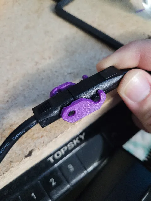 Make of Power Recliner Power Connector Retainer Clip (2 Pin Din) by ...