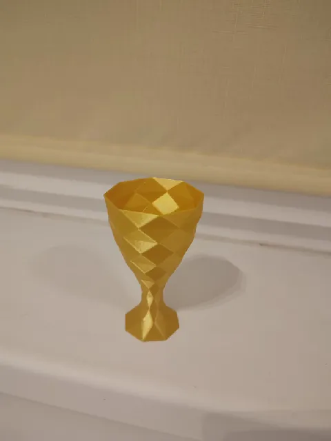 Make of minimalistic trophy (vase mode) and base with hidden ...