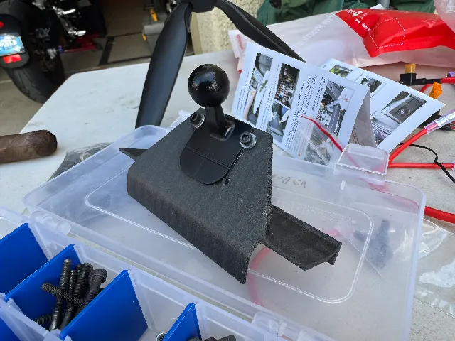 CarPlay/Android Auto Unit Mount For Rivian by Pavel | Download free STL ...