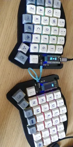 Kimiko split keyboard case by PuhaniJalmu | Download free STL model ...