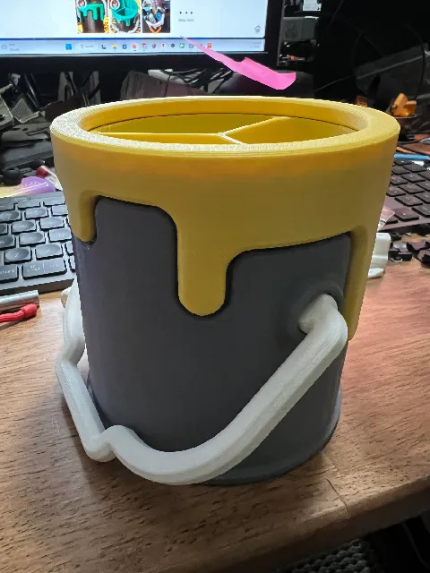 Make of Drippy Bucket With Divider Insert by echoromeo | Download free ...