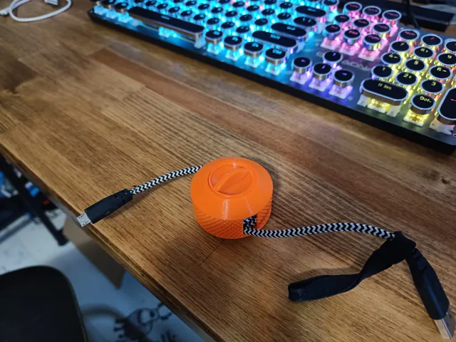 USB Cable Winder Stackable (+Knurled) Print in Place by TinkrMakr | Download free STL model ...