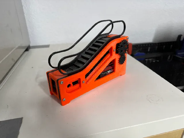 Motorized Mini Desktop Escalator by AlexY | Download free STL model ...