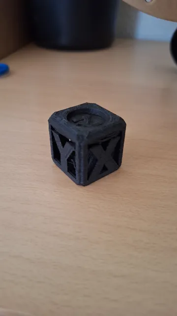 Make of Helix Test Cube / Filament Sample / XYZ Calibration by Lima ...