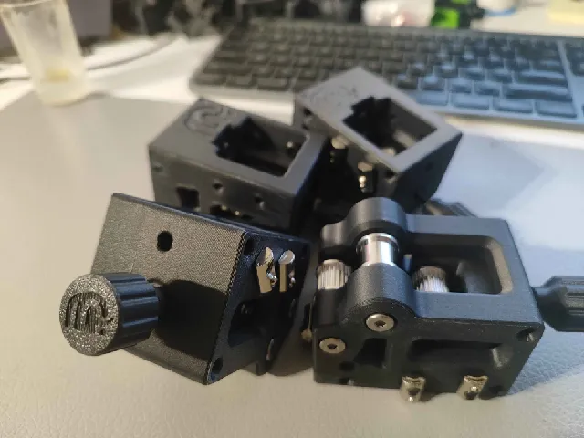 Tool-free Z-Axis Belt Tensioner for Voron 2.4 by mammoth-3D by Mammoth ...