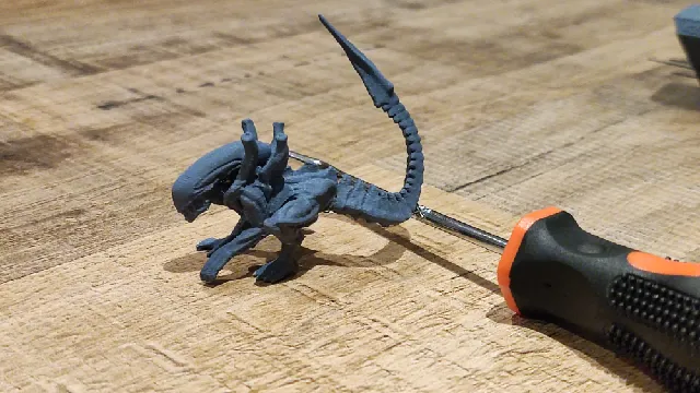 Aliens / Xenomorphs small and beautiful by Super 25 | Download free STL ...