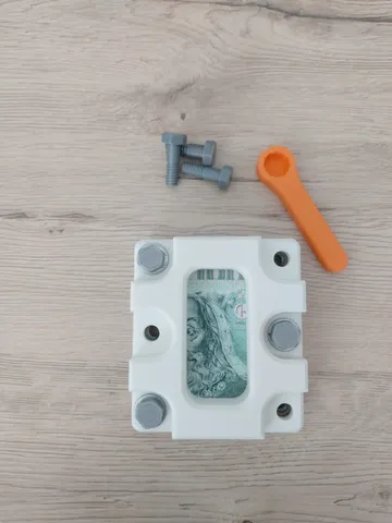 Evil Gift Card Torture Box - The perfect gift for your enemy (or ...