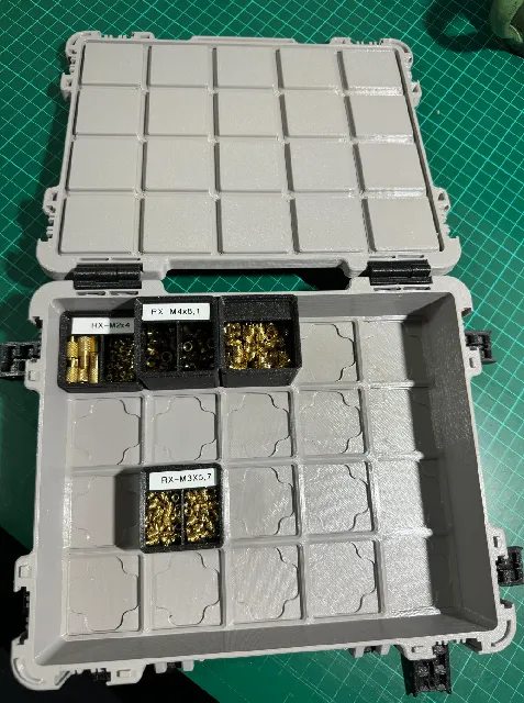 Make of Gridfinity Bin with Printable Label by Pred (parametric) by BenschCraft | Download free ...