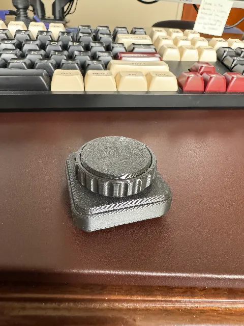 Make of Fidget Clicky Wheel by shoeys_for_newey | Download free STL ...