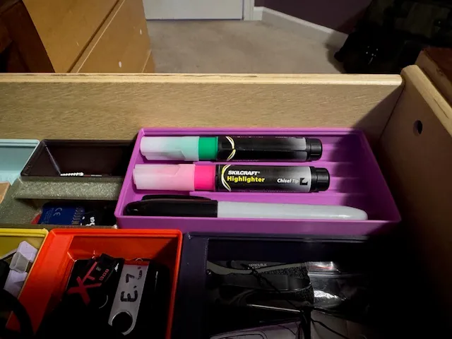 Gridfinity Pen/Sharpie Stackable Tray 4x2x4 by Illia Shekera | Download ...