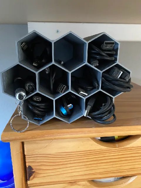 Make of Cable management Hive by Philip | Download free STL model | Printables.com