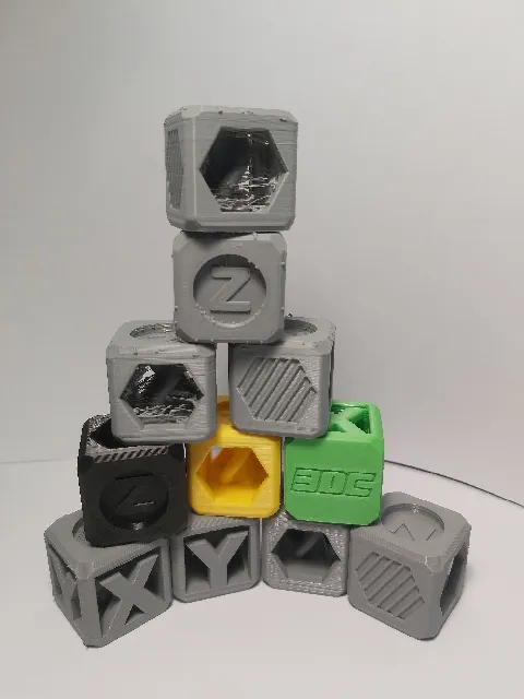 Make of Helix Test Cube / Filament Sample / XYZ Calibration by ...