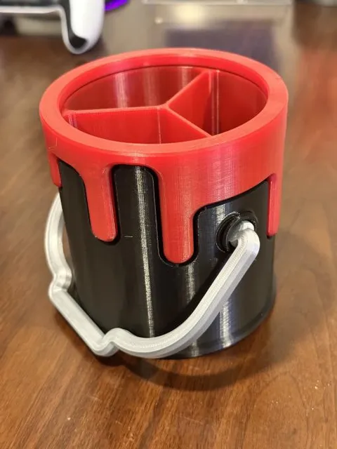 Make of Drippy Bucket With Divider Insert by Mechwd | Download free STL ...