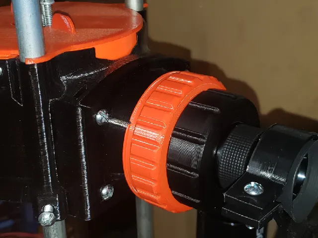 Make of Non-rotating helical focuser with collet for Hadley telescopes ...