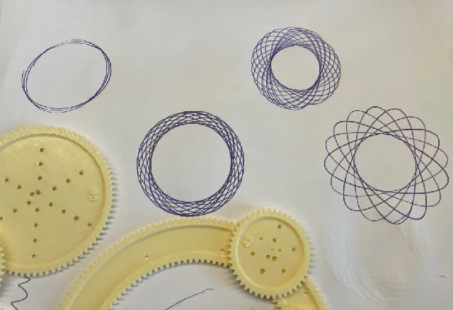 Make of Spirograph drawing template by Zdeněk Máca | Download free STL ...