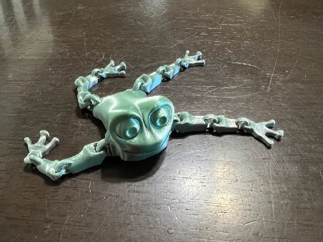 Make of Articulated Frog by Troublefan | Download free STL model ...