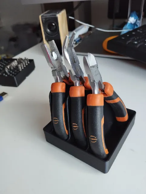 Make of Gridfinity mini nipper holder (self contained) by PHMO ...