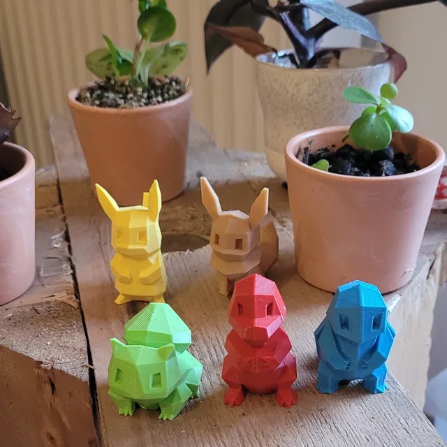 Make of 16 Low poly Pokemons with stand (customisable) by KEKO ...