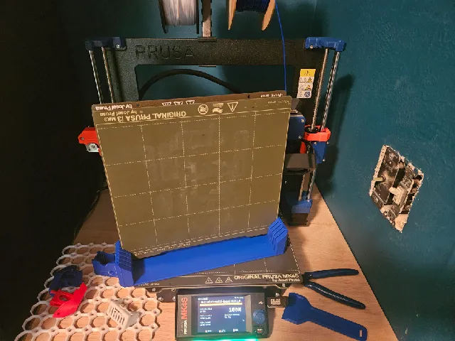 Prusa Build Plate Multiboard holder by Merlin | Download free STL model ...
