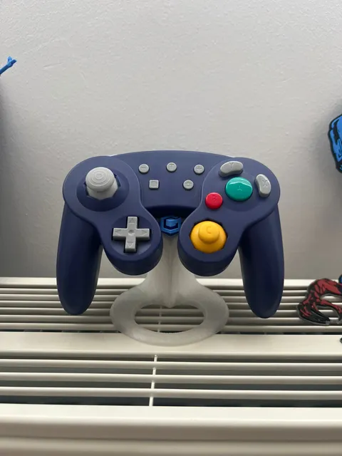 Make of "Monolith" Stand for Nintendo GameCube Controller by beaufor ...