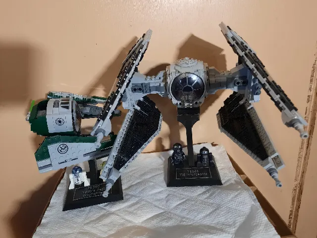 Make of Modular Display Stand for LEGO Star Wars / Marvel / DC / City ...