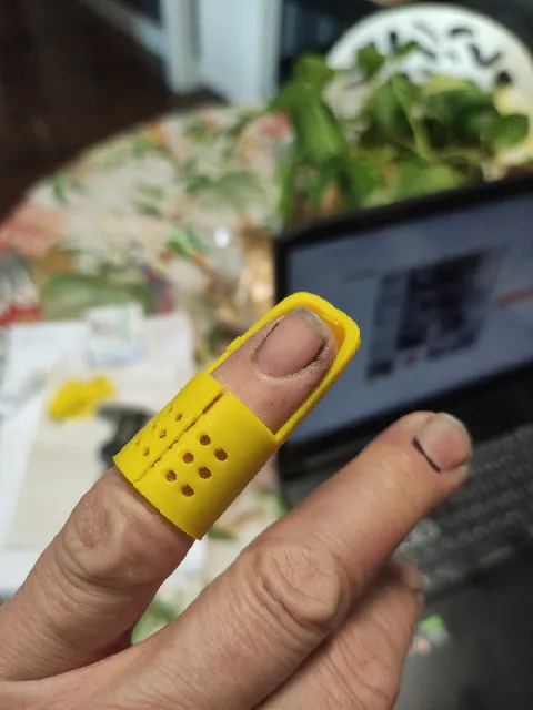Make of FInger splint - no support by Ljhtom (Javier Hernando ...