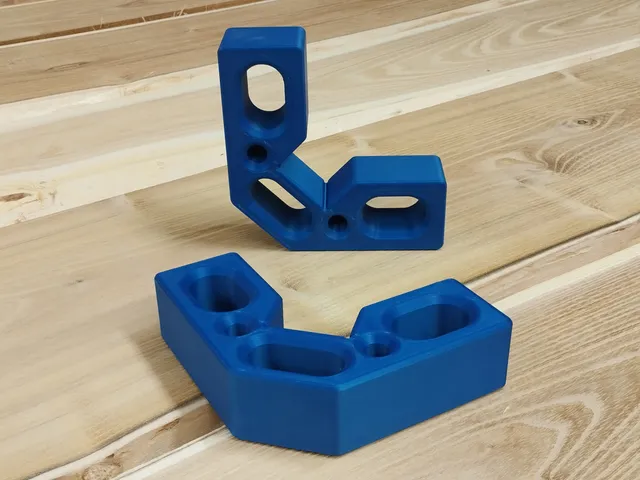 Make of Corner Clamp (ClampItSquare) by György Balássy | Download free ...
