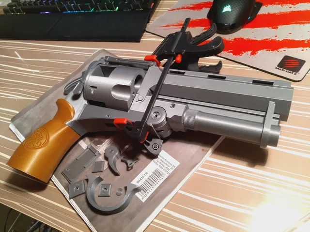 "Good Samaritan" Hellboy Gun (scale 1:2) by Lautrec_996 | Download free ...