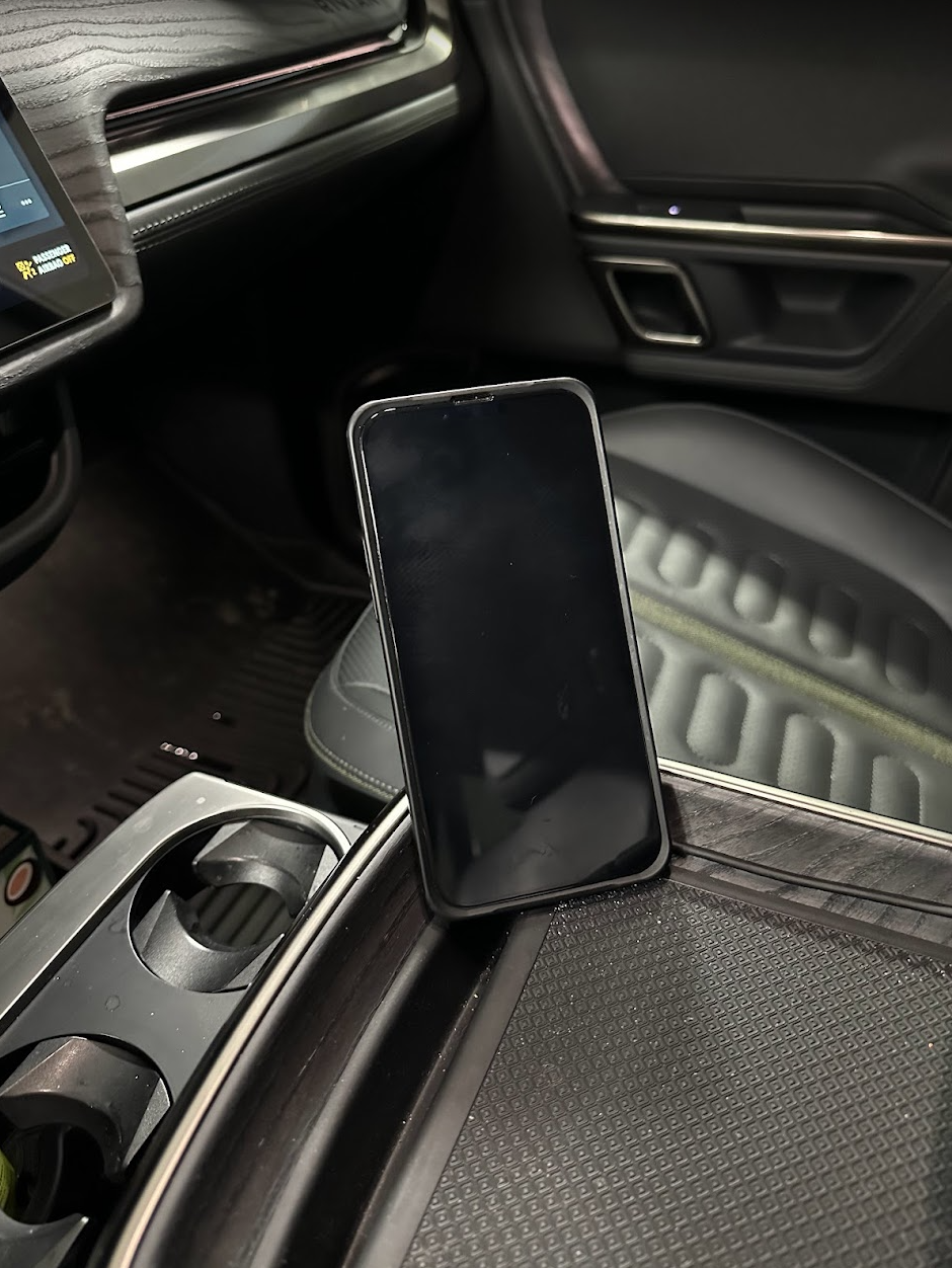 Rivian Center Console Phone Mount by SubieRuby | Download free STL ...