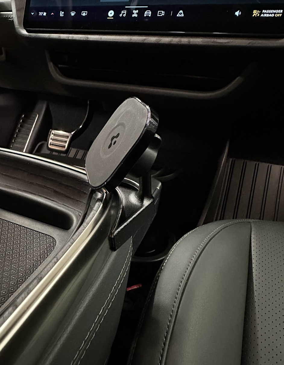 Rivian Center Console Phone Mount by SubieRuby | Download free STL ...