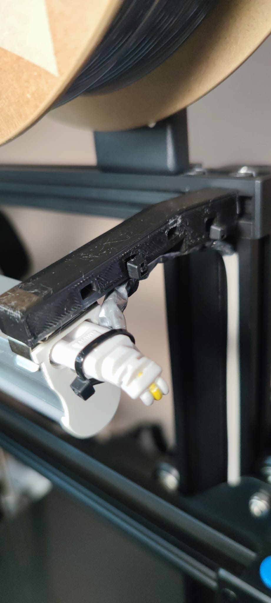 LED holder with magnet Ender 3 v2 by mohamed amin | Download free STL ...