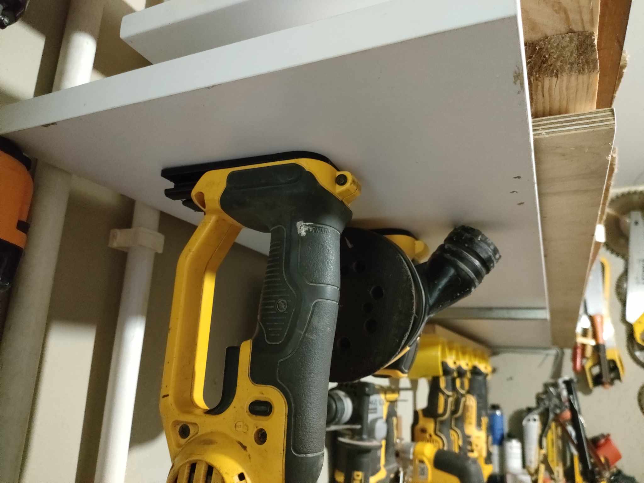 DeWALT tool hanger DeWalt tool mount DeWalt tool holder by Leokaldzik ...