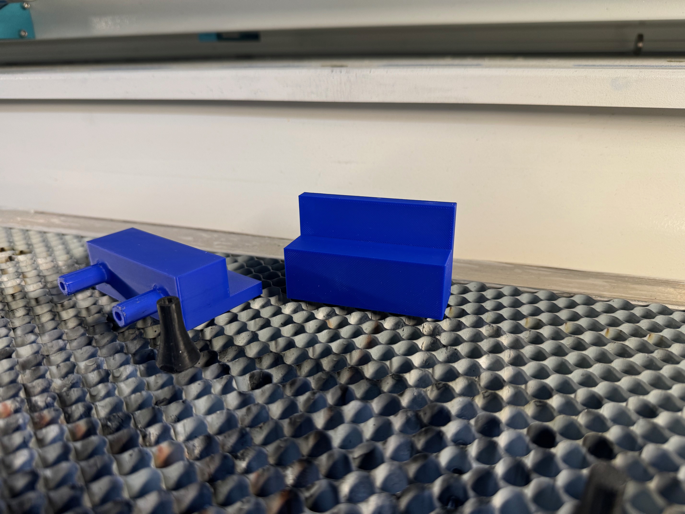 laser support shelf von Dez | Kostenloses STL-Modell herunterladen ...