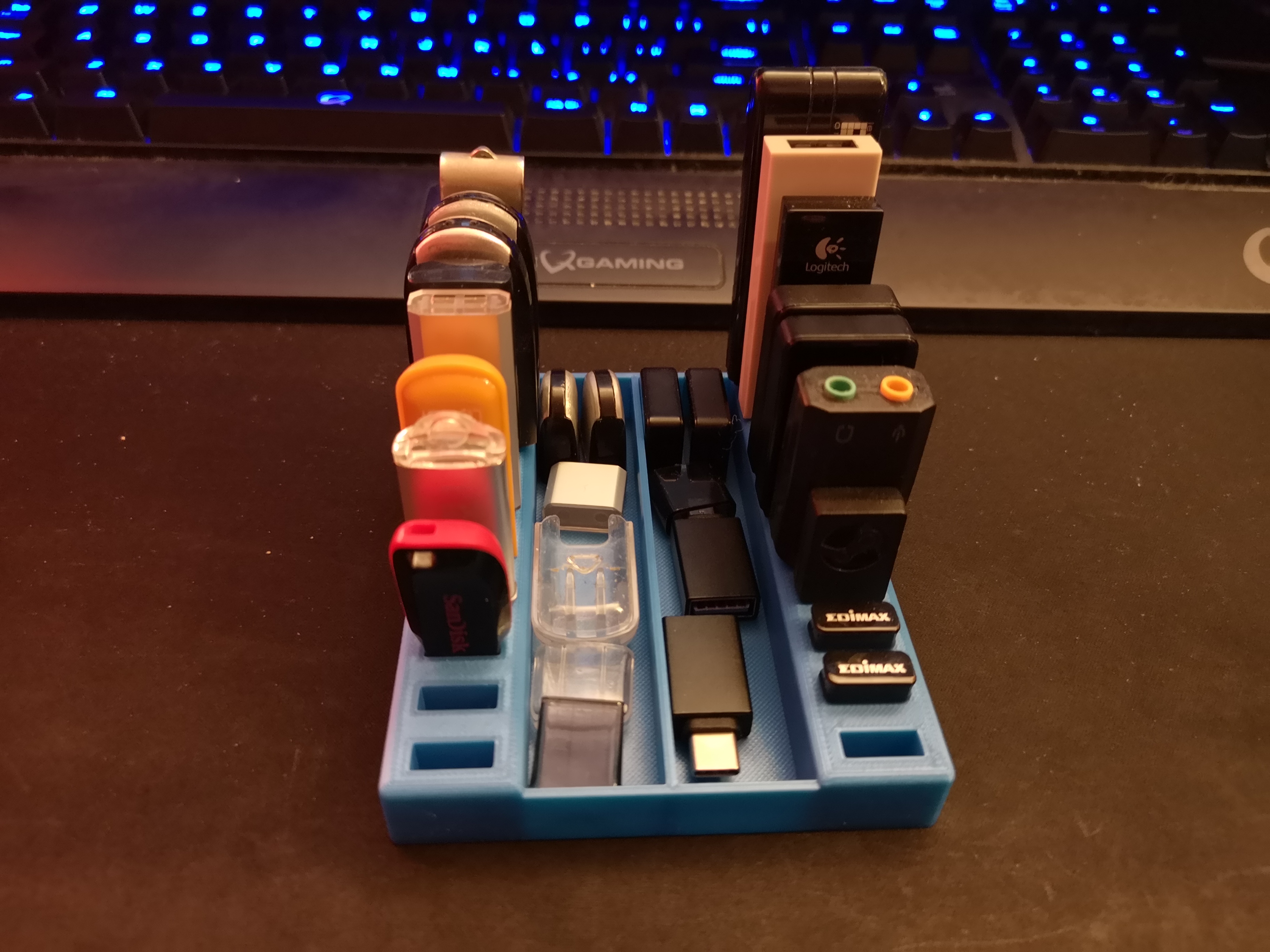 20x USB Stick Holder by GermanDarknes | Download free STL model ...