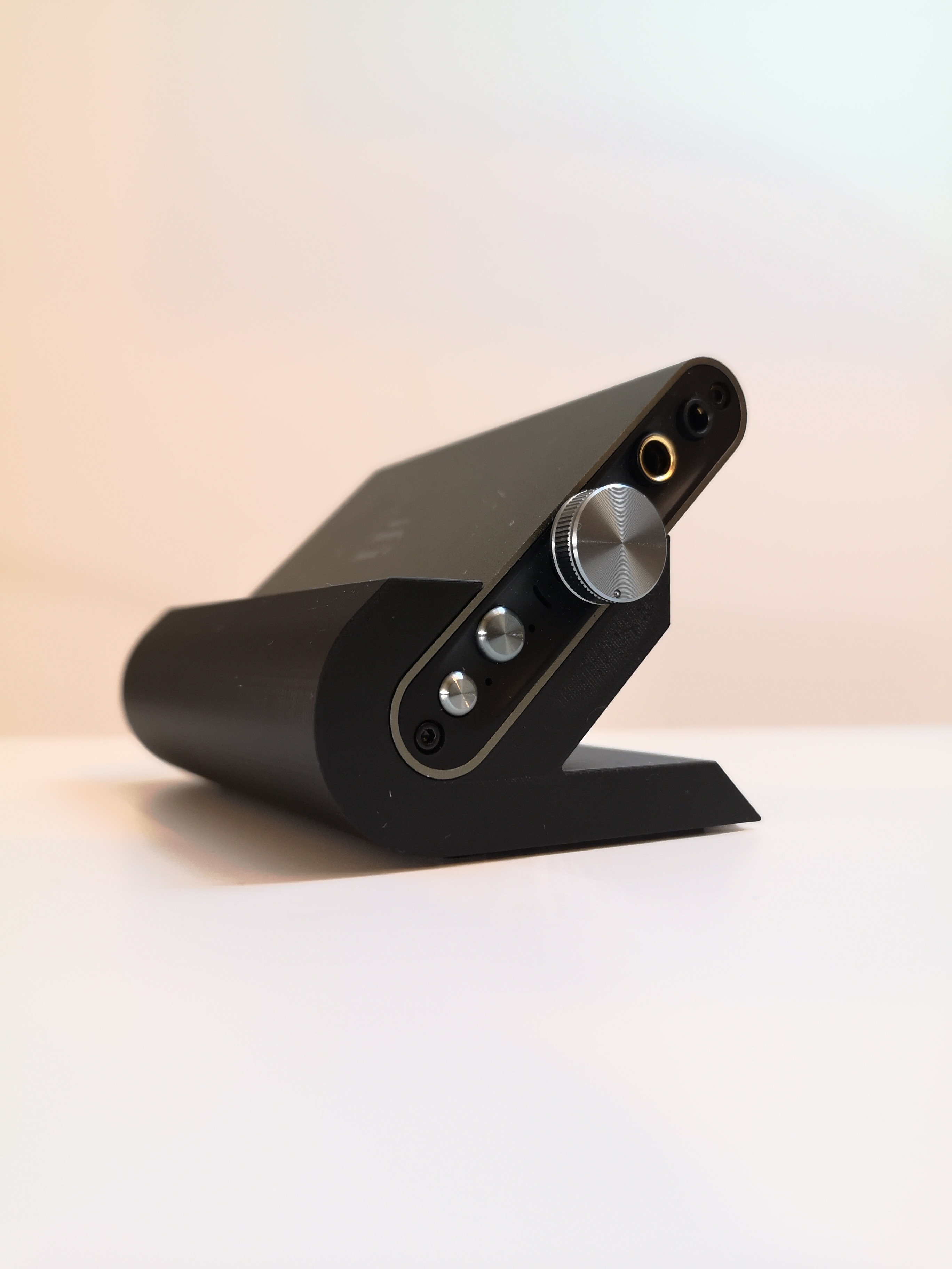 iFI Hip Dac Stand Mount Holder by Majkelini0 | Download free STL model ...