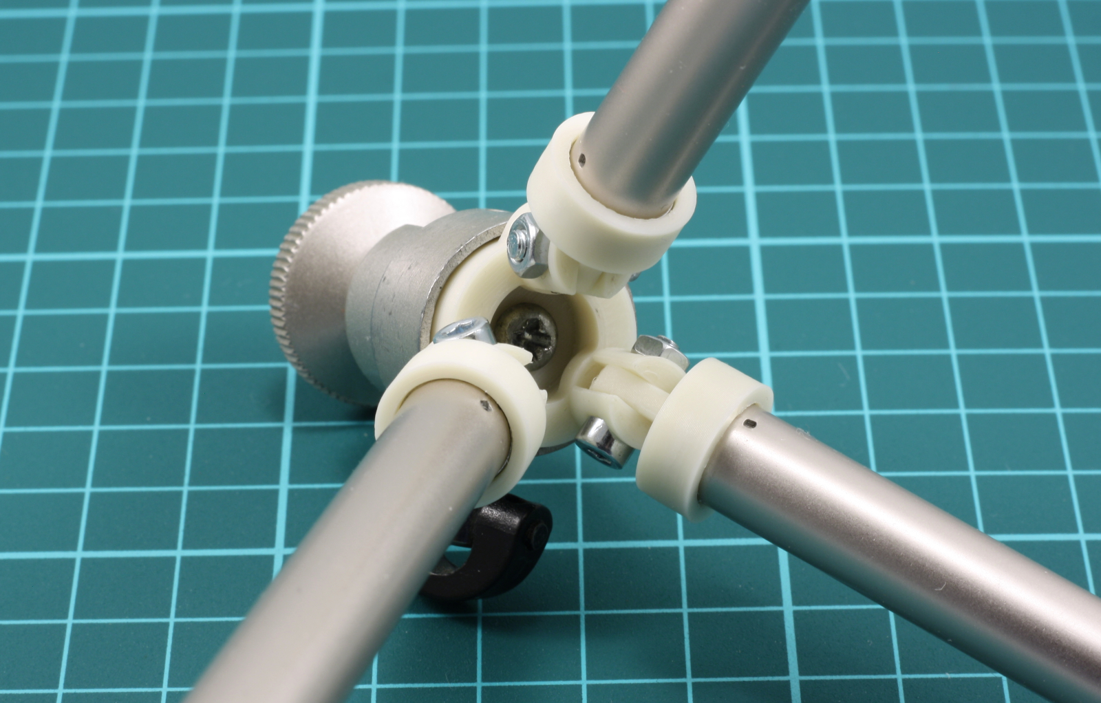 Mini Tripod Replacement Part by Pavel Rampas | Download free STL model ...