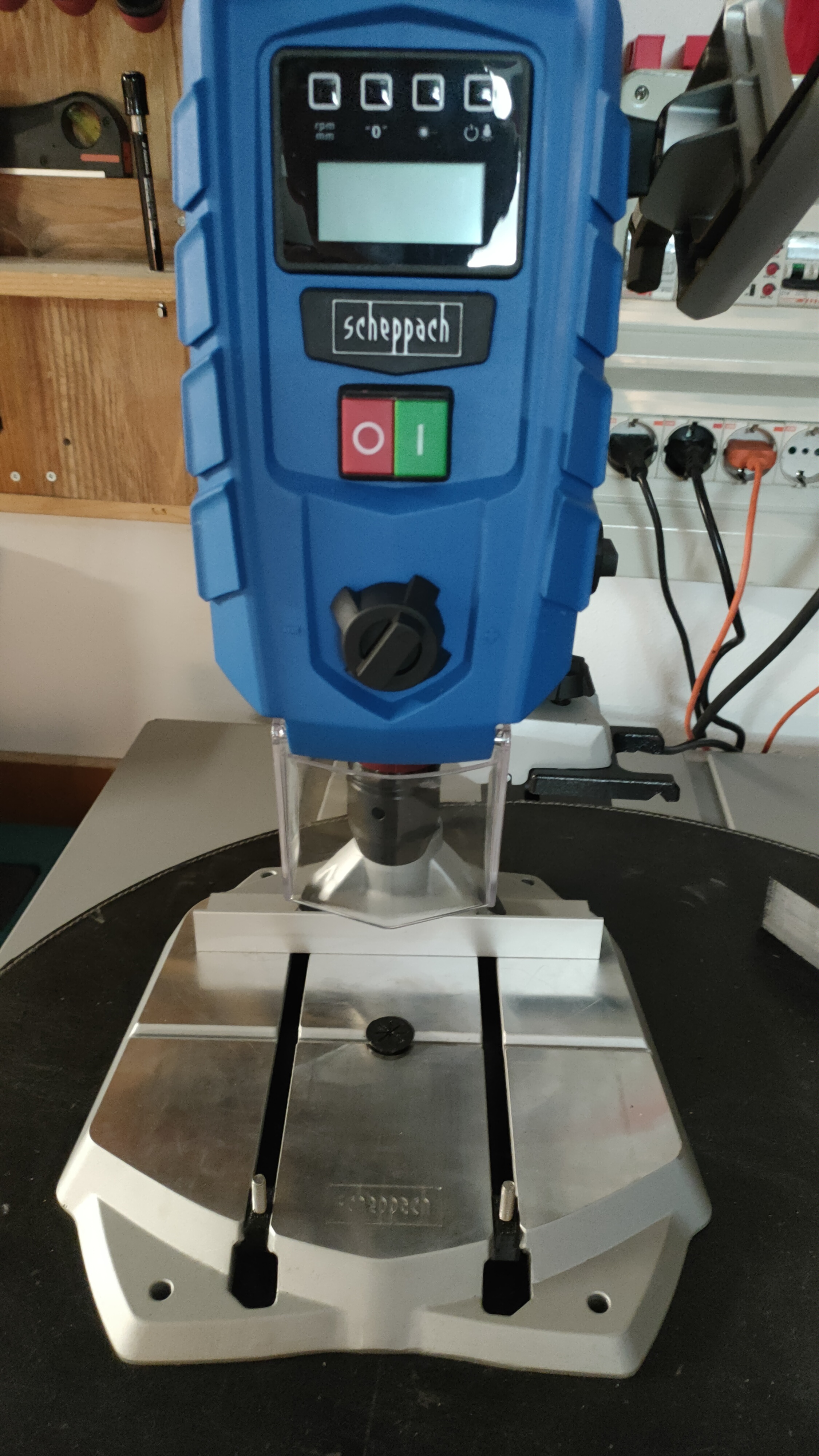 Centering JIG for Drill Press OpenScad Generator par Luca Frosini | Téléchargez gratuitement un ...