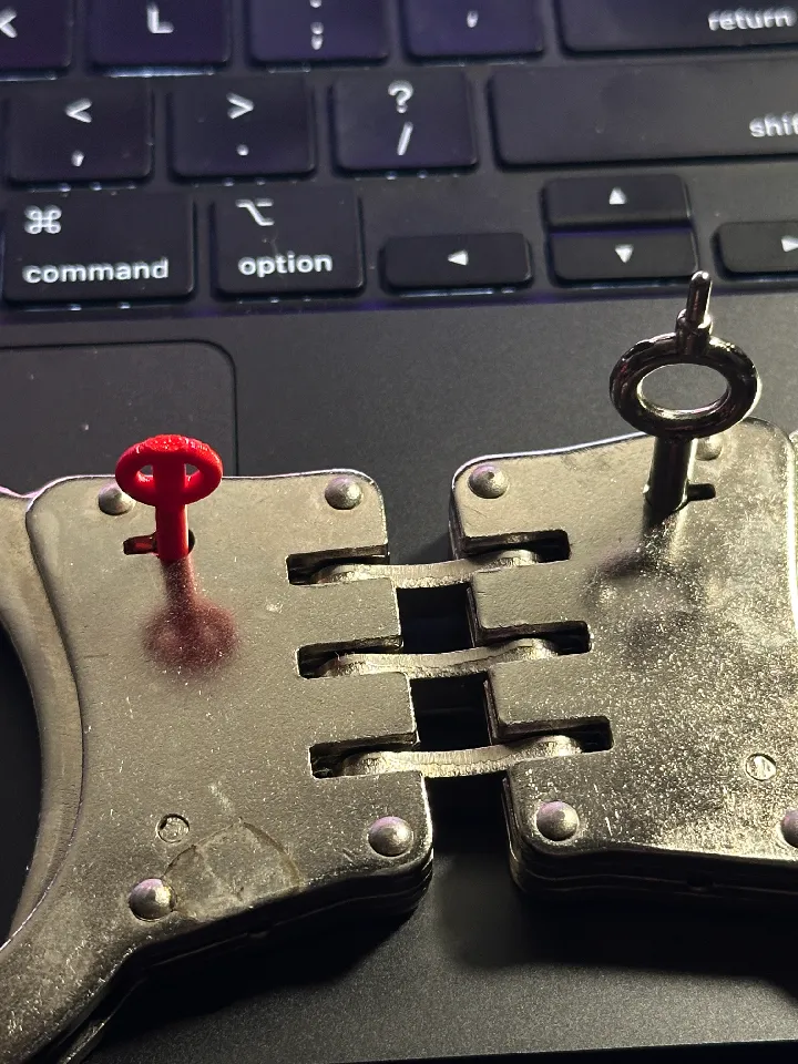 Handcuff key by juicycpu | Download free STL model | Printables.com