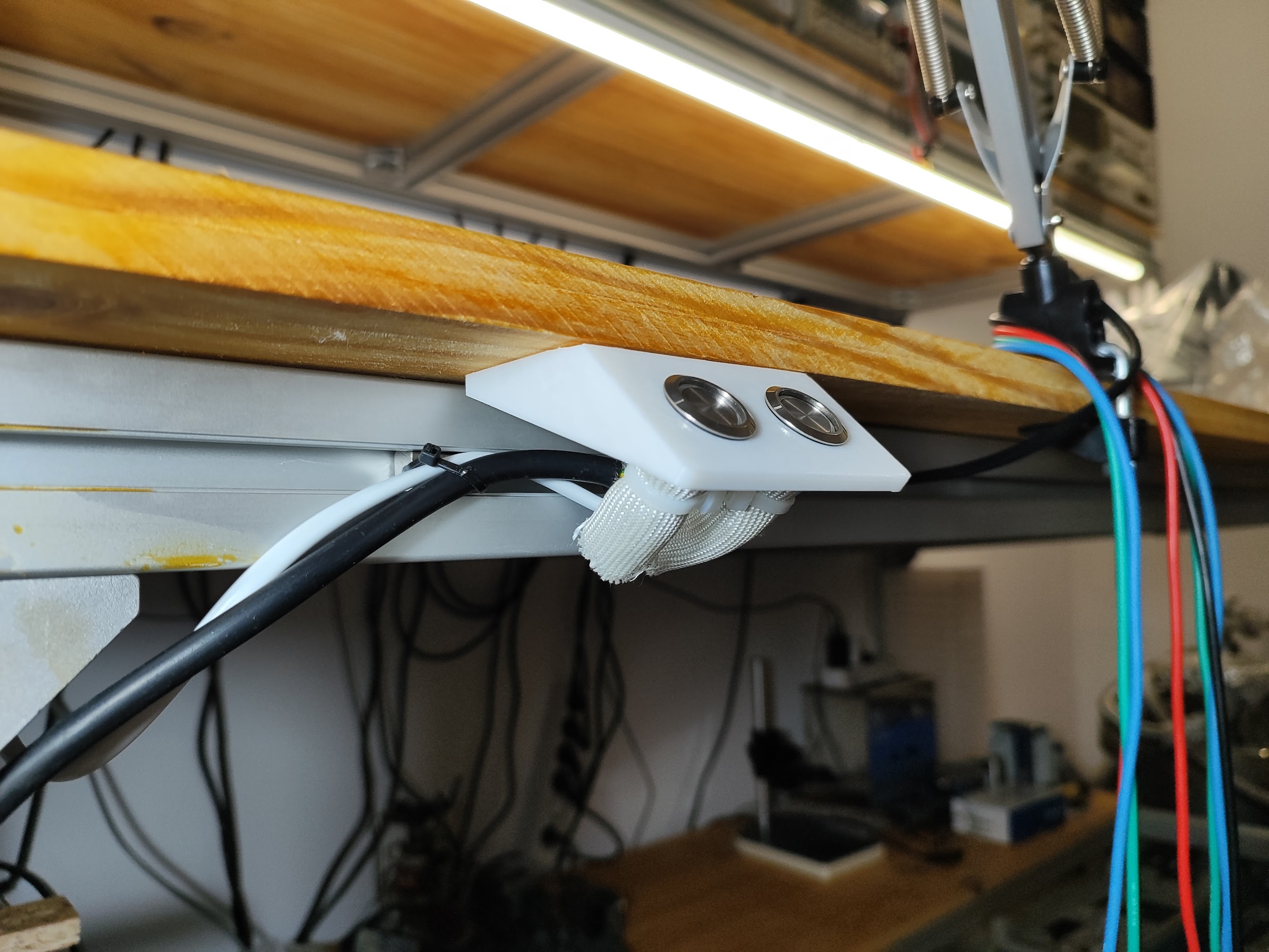 Under desk 2-button bracket (for 19mm round buttons) by FFY00 ...