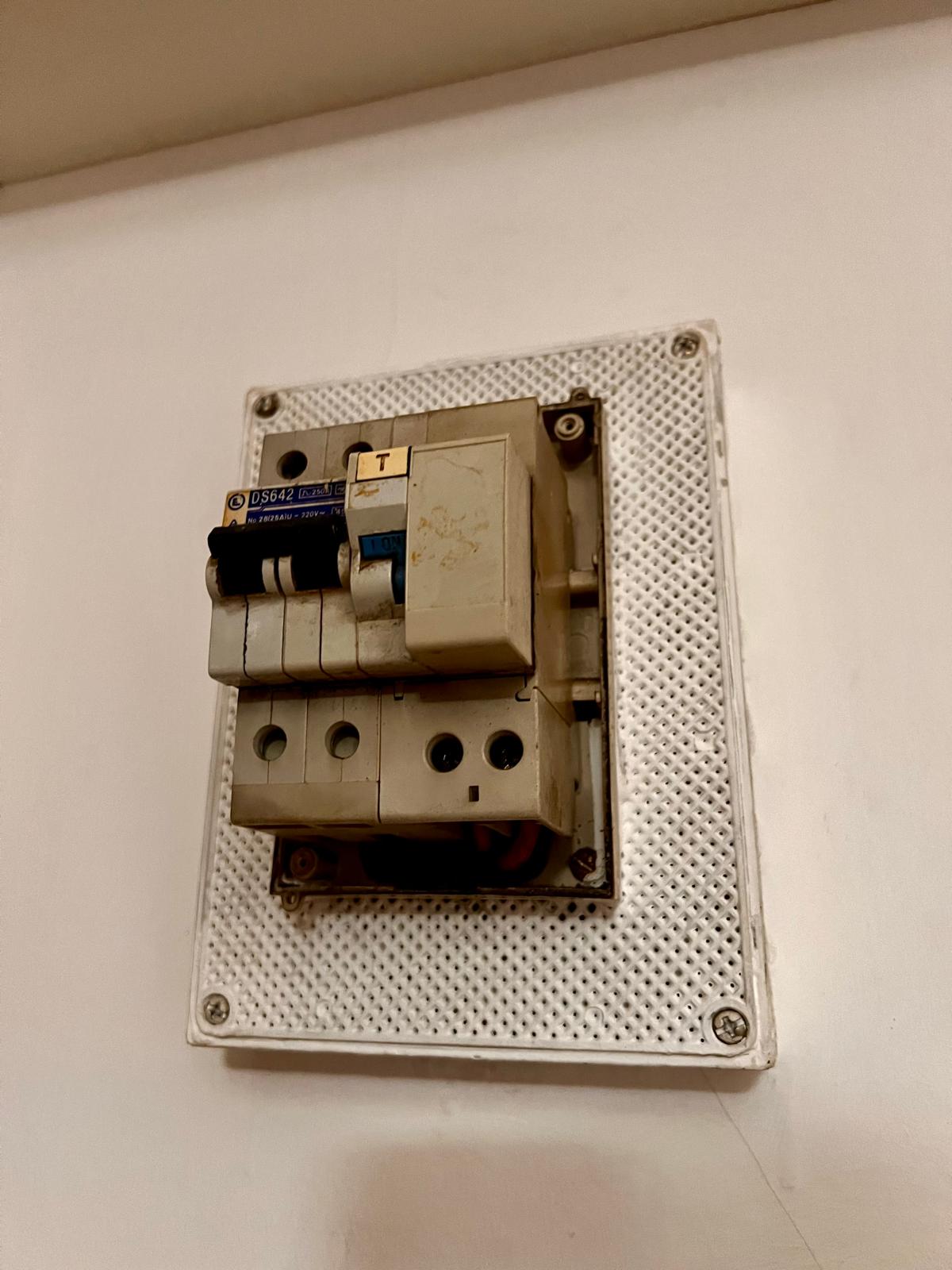 Main switch cover by Danimatix | Download free STL model | Printables.com