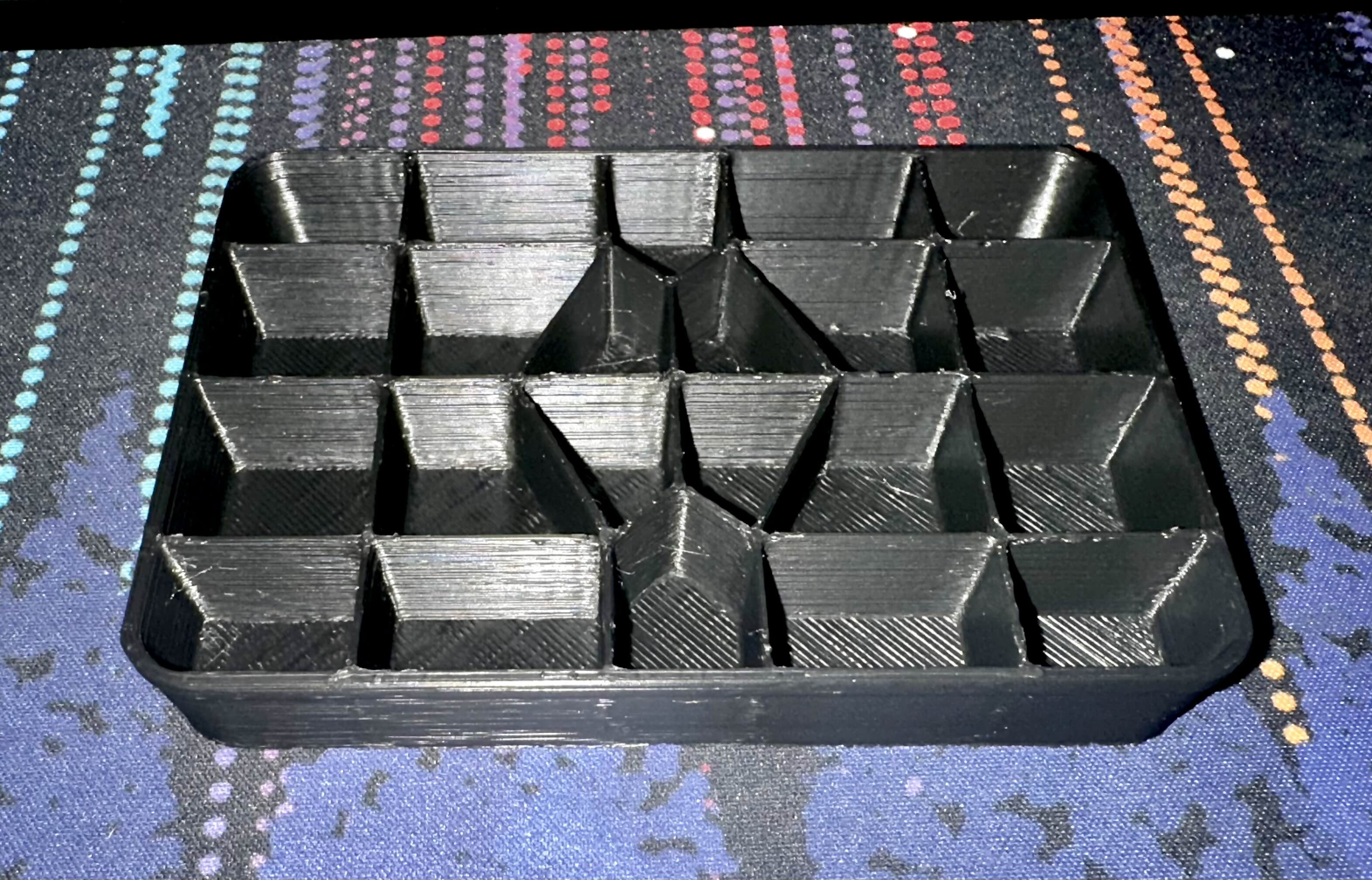 Scalable Screw Sorting Tray by migrvnes | Download free STL model ...