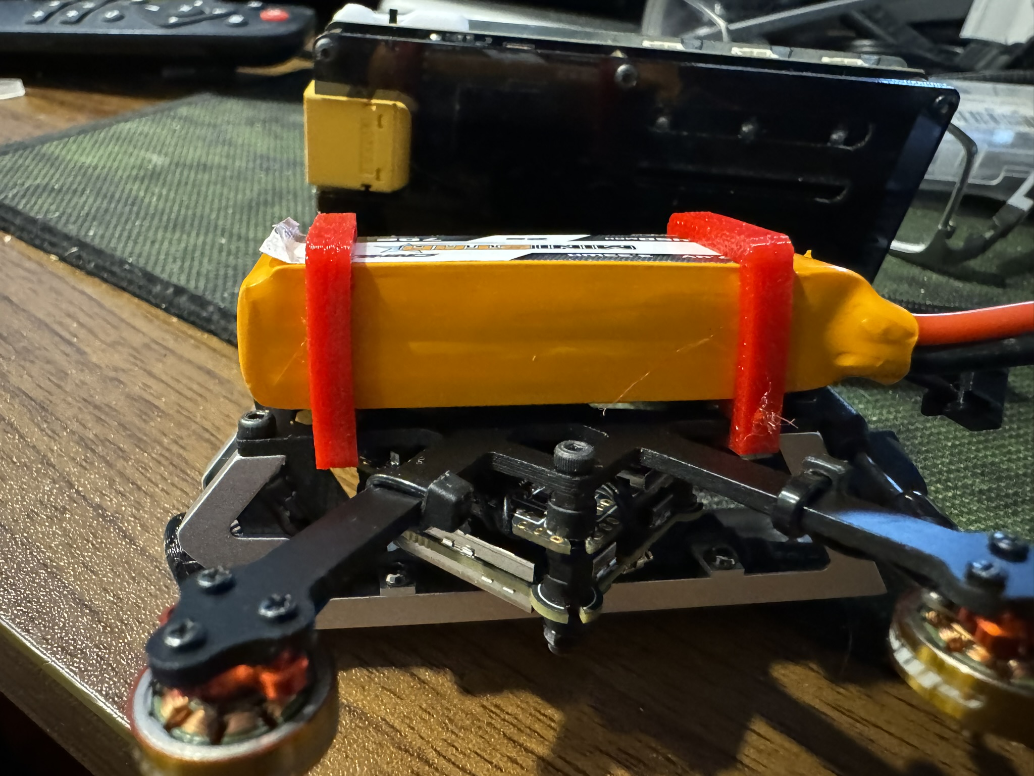 YMZFPV Lightning 2 Battery Holder - CNHL 2s 450mah by Chris Croft ...