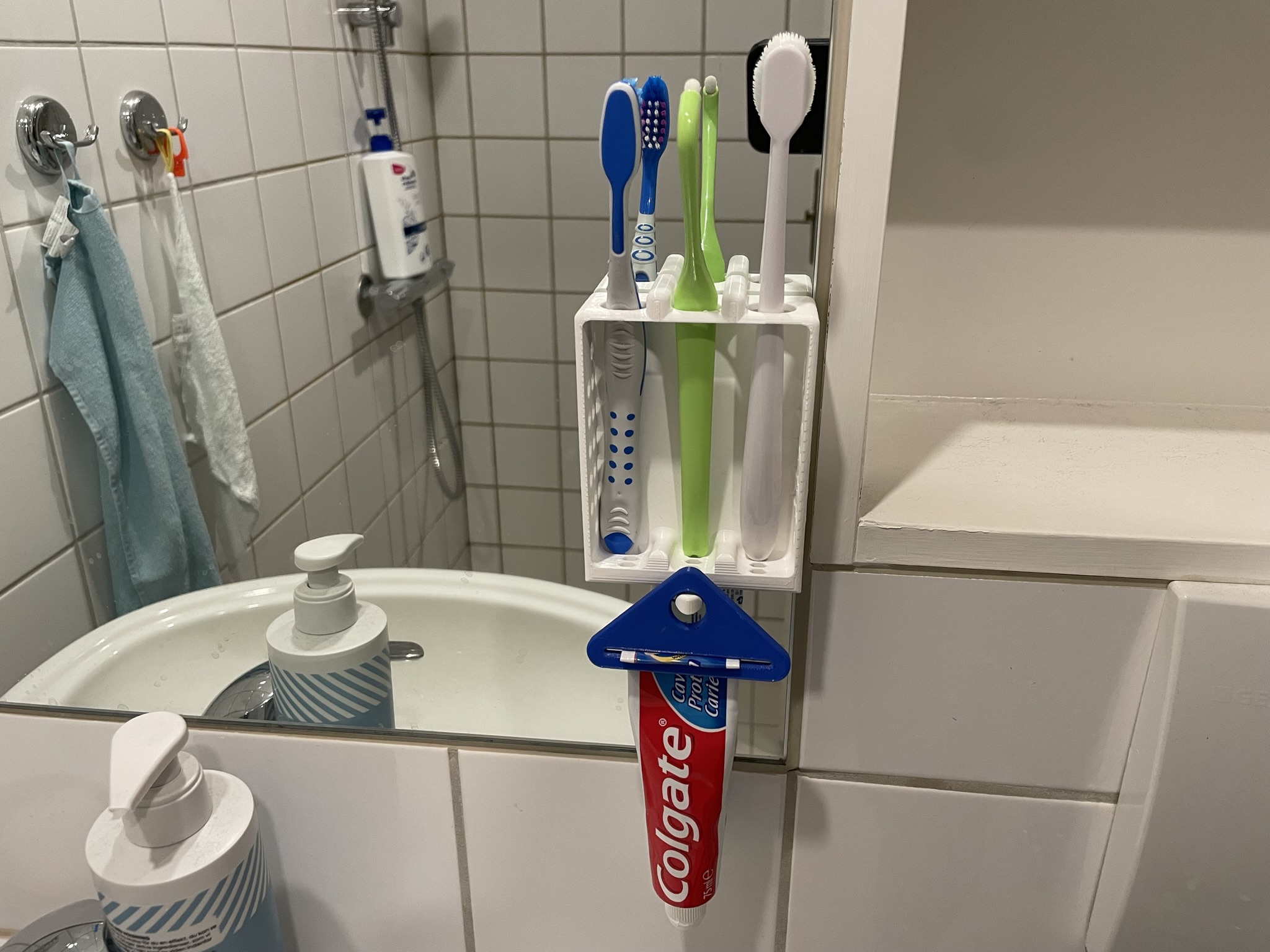 Toothbrush and Toothpaste Holder by TC | Download free STL model ...