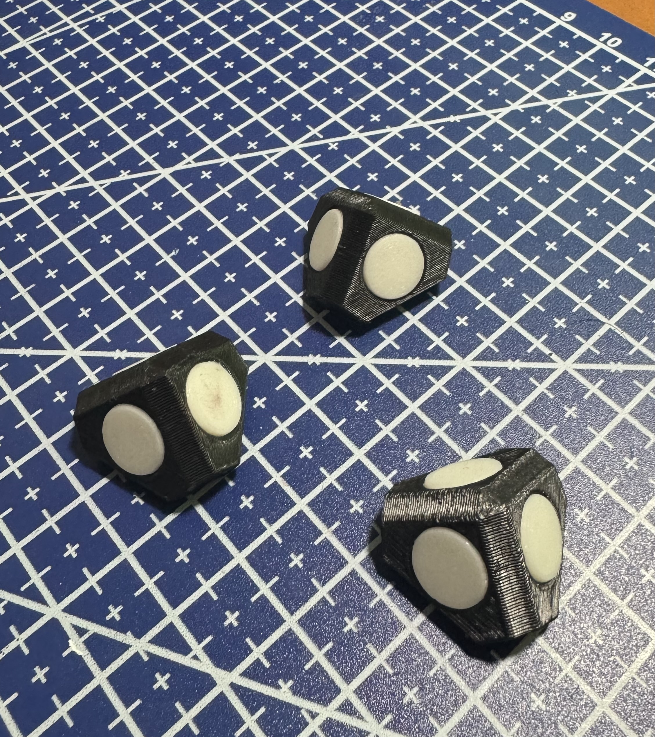 Scanner Tracking Helper Pyramid remix by SnobbishGoose | Download free ...