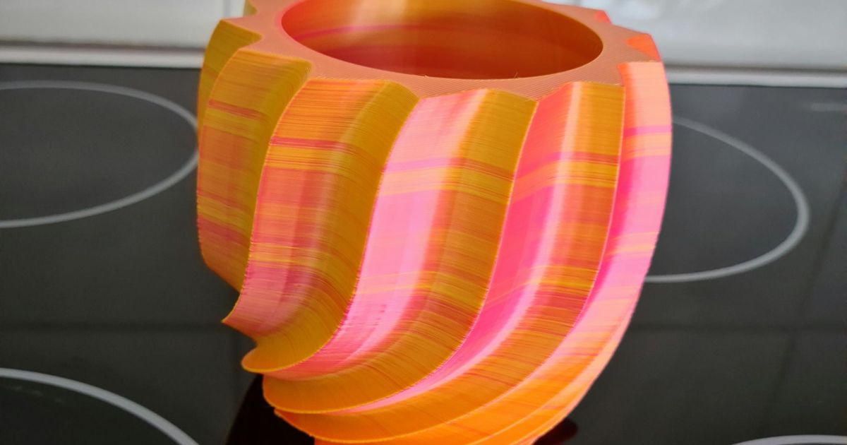 Swirl Flower Pot by Lynne Ryan | Download free STL model | Printables.com