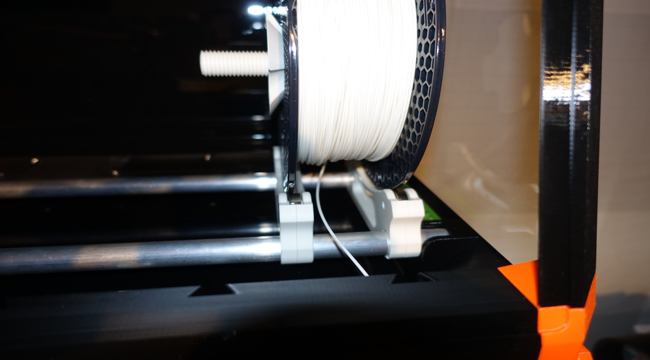 Roll holder for filament rolls for the (un)original Prusa box. by HPC ...